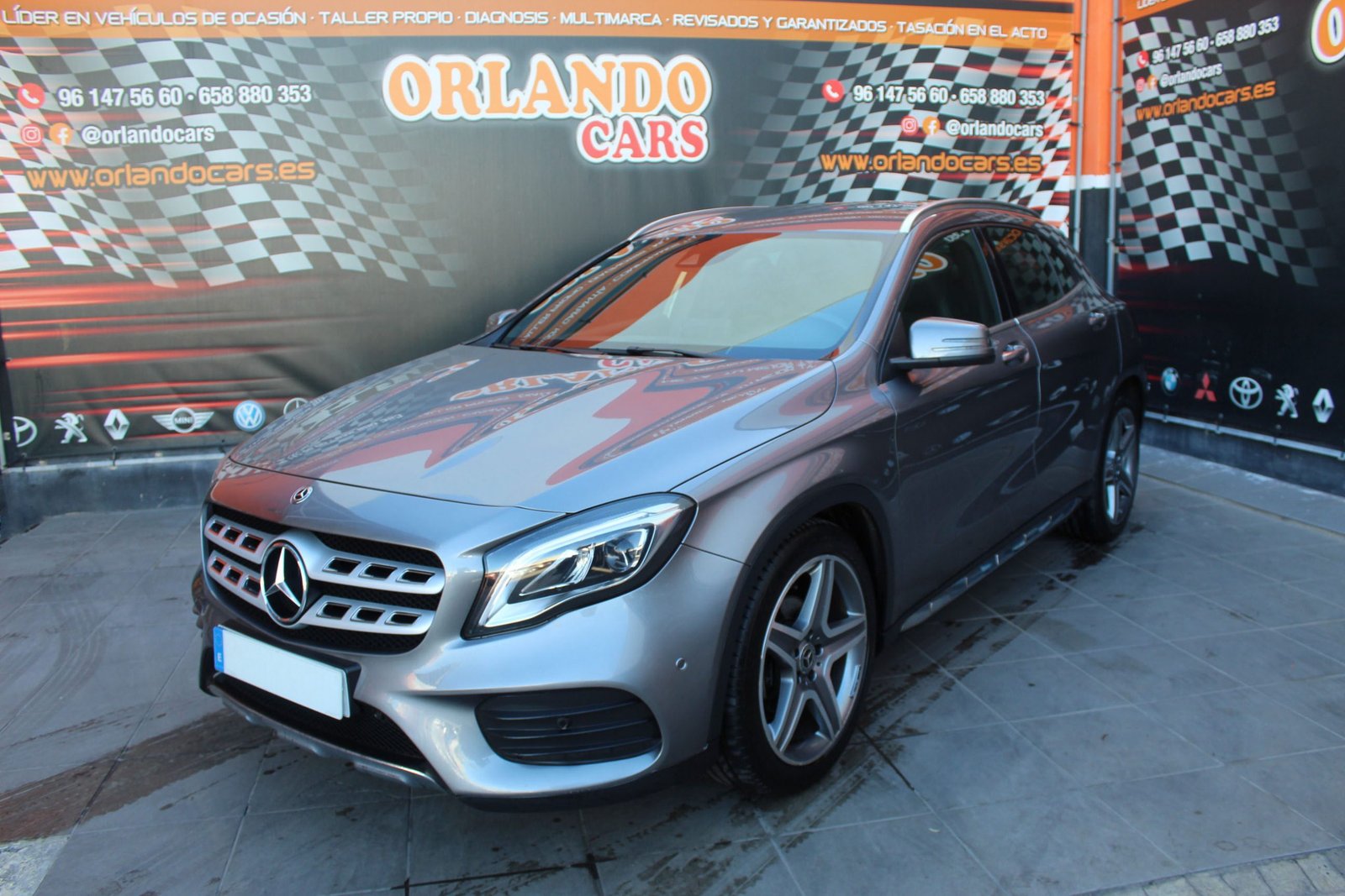 MERCEDES GLA 180 AMG NACIONAL UNICO PROPIETARIO CON LIBRO DE ...