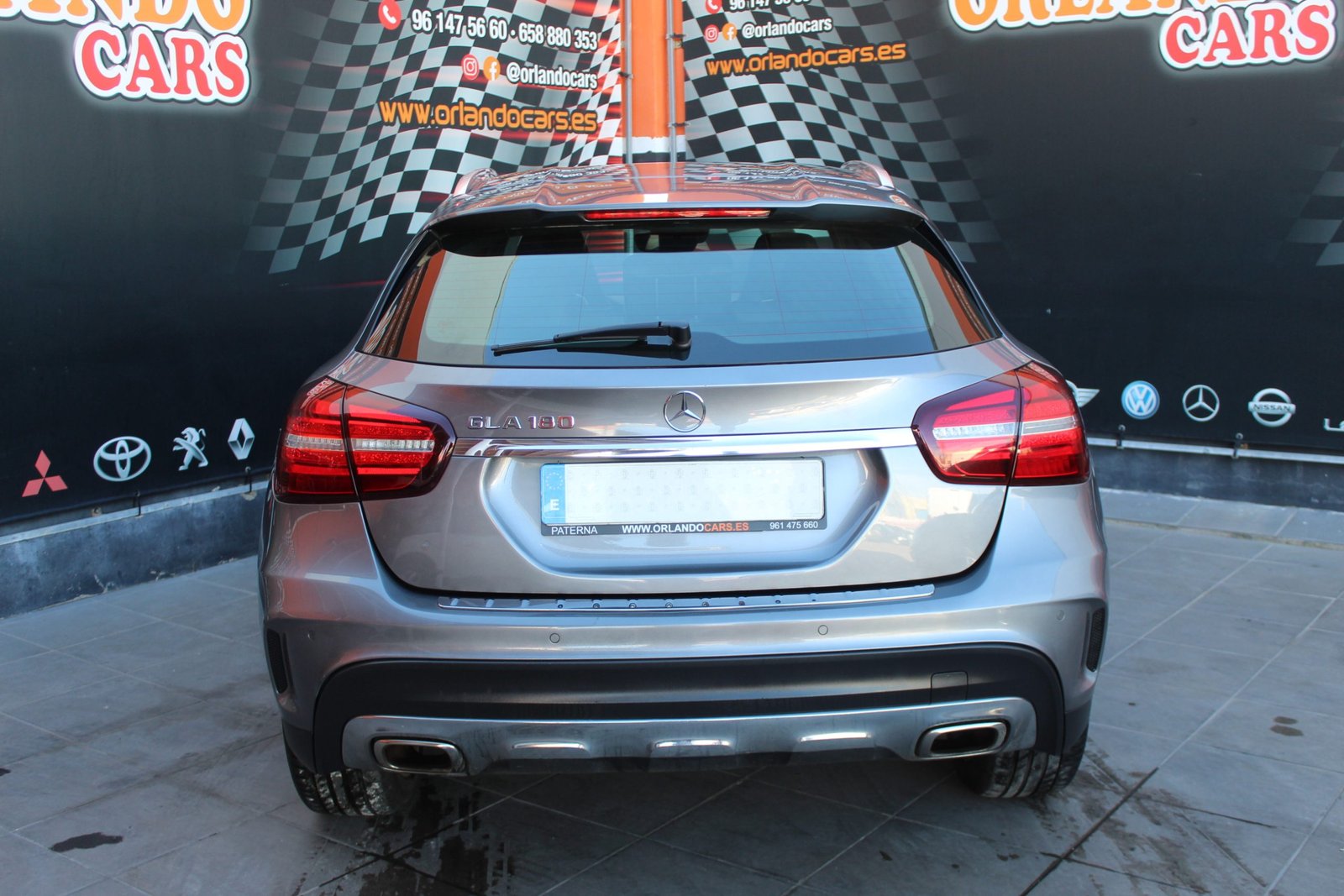 MERCEDES GLA 180 AMG NACIONAL UNICO PROPIETARIO CON LIBRO DE ...